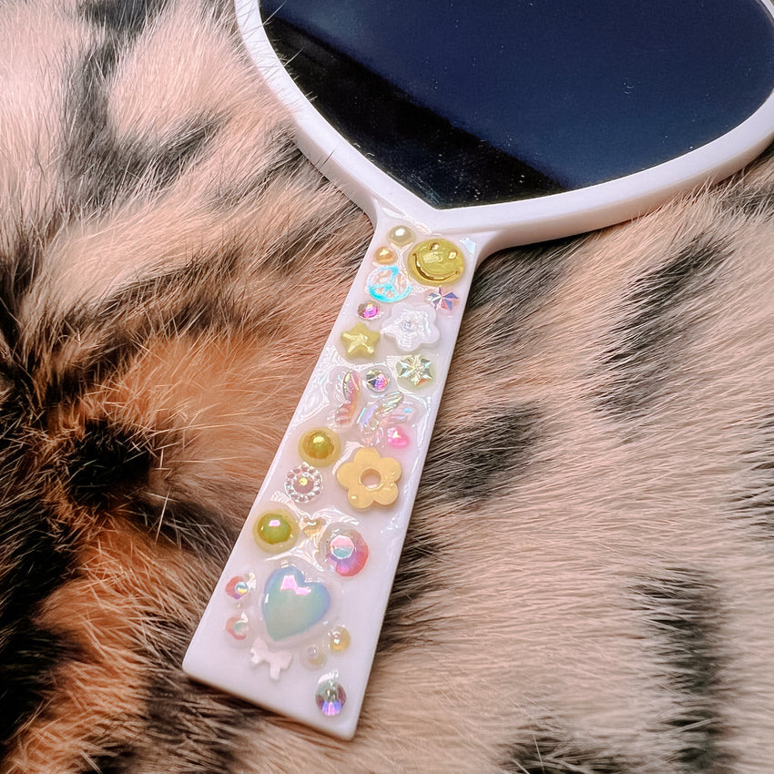 Junk Charm Mirror - Heart Shaped Handheld Bedazzled Mirror – Daisie ...