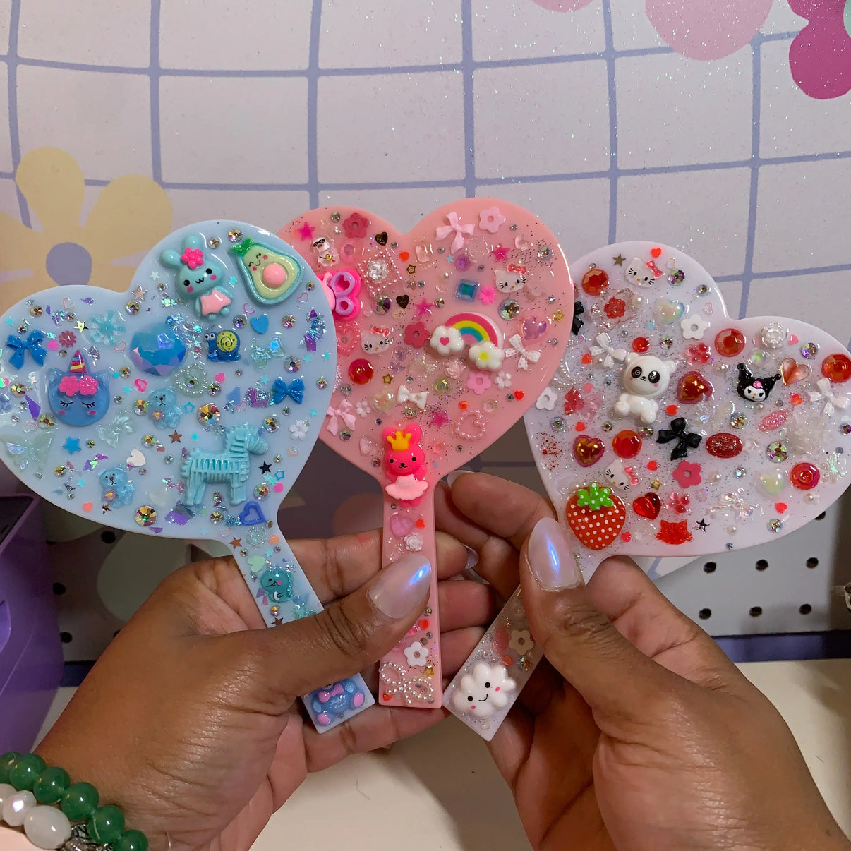 Junk Charm Mirror - Heart Shaped Handheld Bedazzled Mirror – Daisie ...